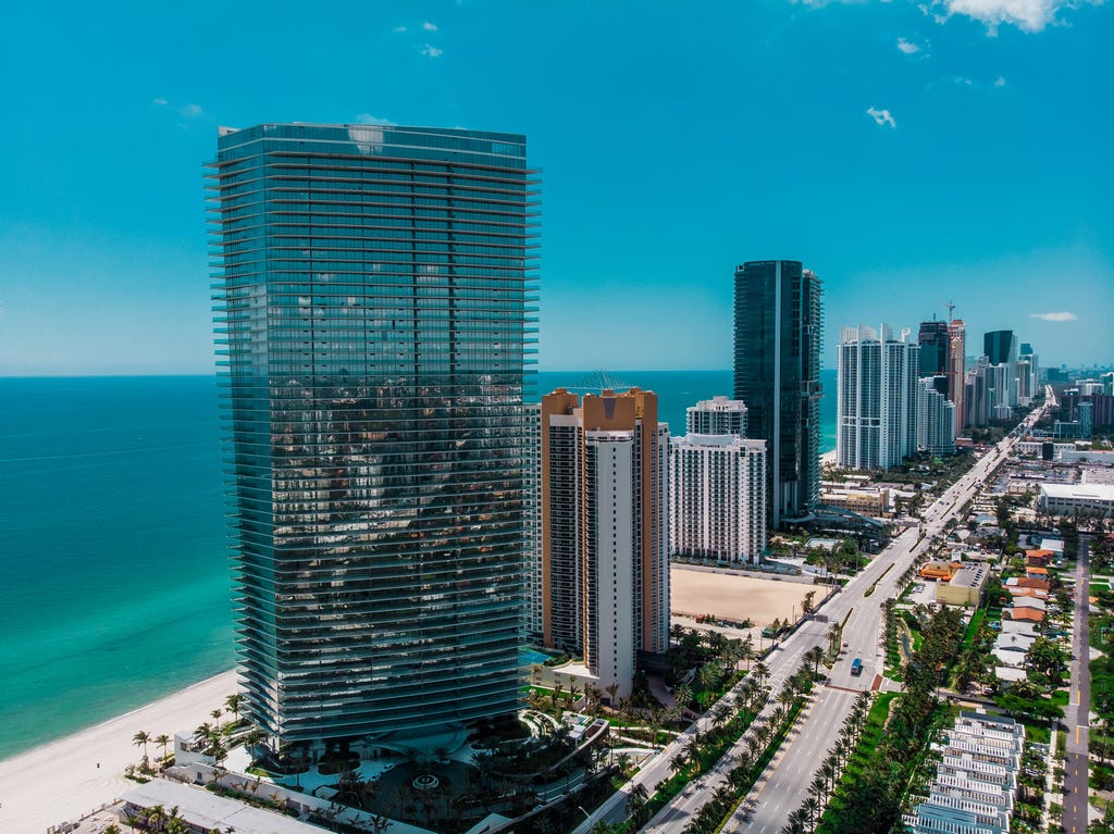 ARMANI TOWER - Sunny Isles Beach Ocean front residences